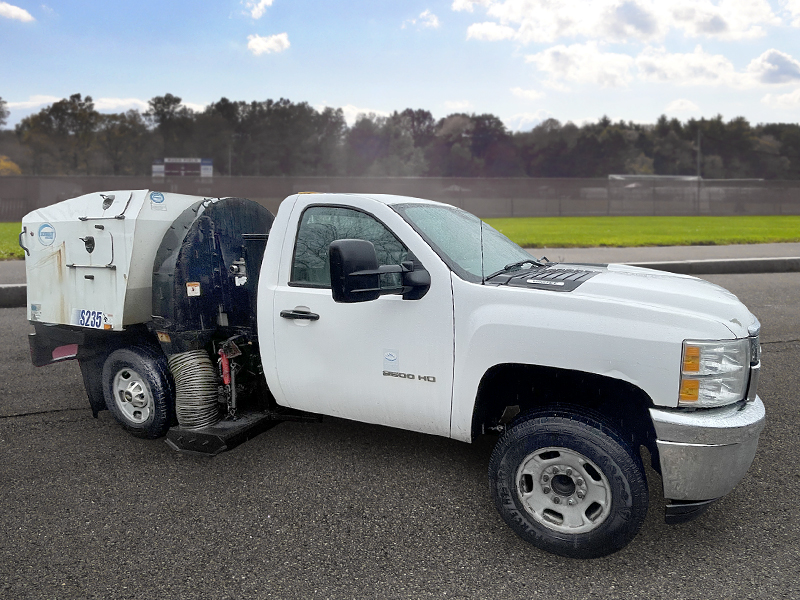 Schwarze #2457 - buysweepers.com - Used sweeper trucks include NiteHawk ...