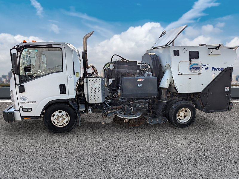 Schwarze #2475 - buysweepers.com - Used sweeper trucks include NiteHawk ...